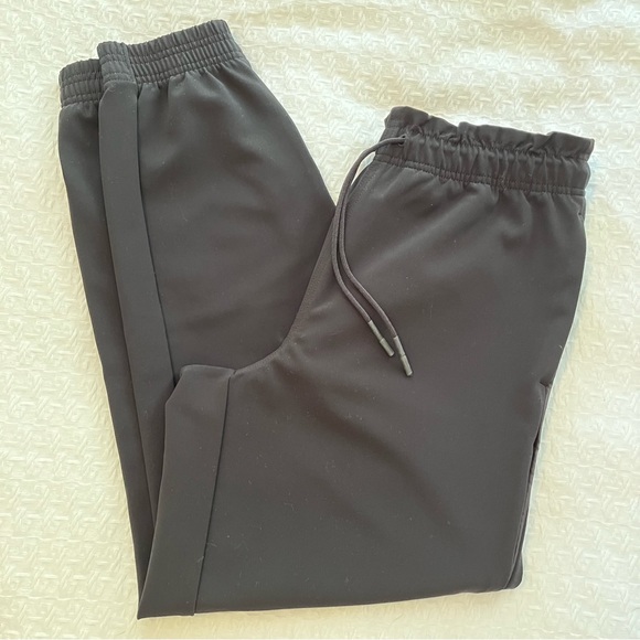 Athleta | Pants & Jumpsuits | Athleta Black Metrpolis Jogger | Poshmark